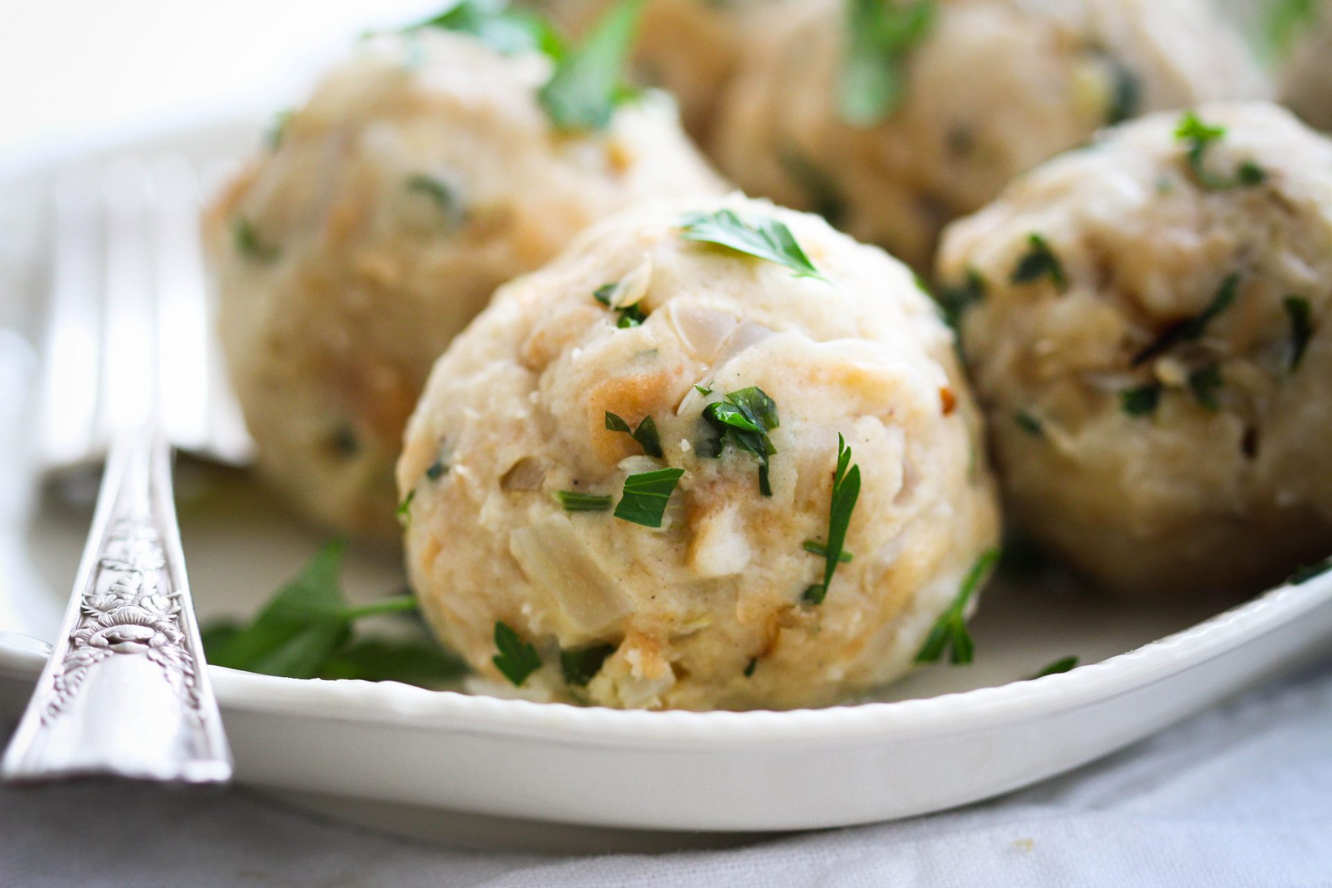 Vegane Semmelknödel selber machen • veggies | vegan