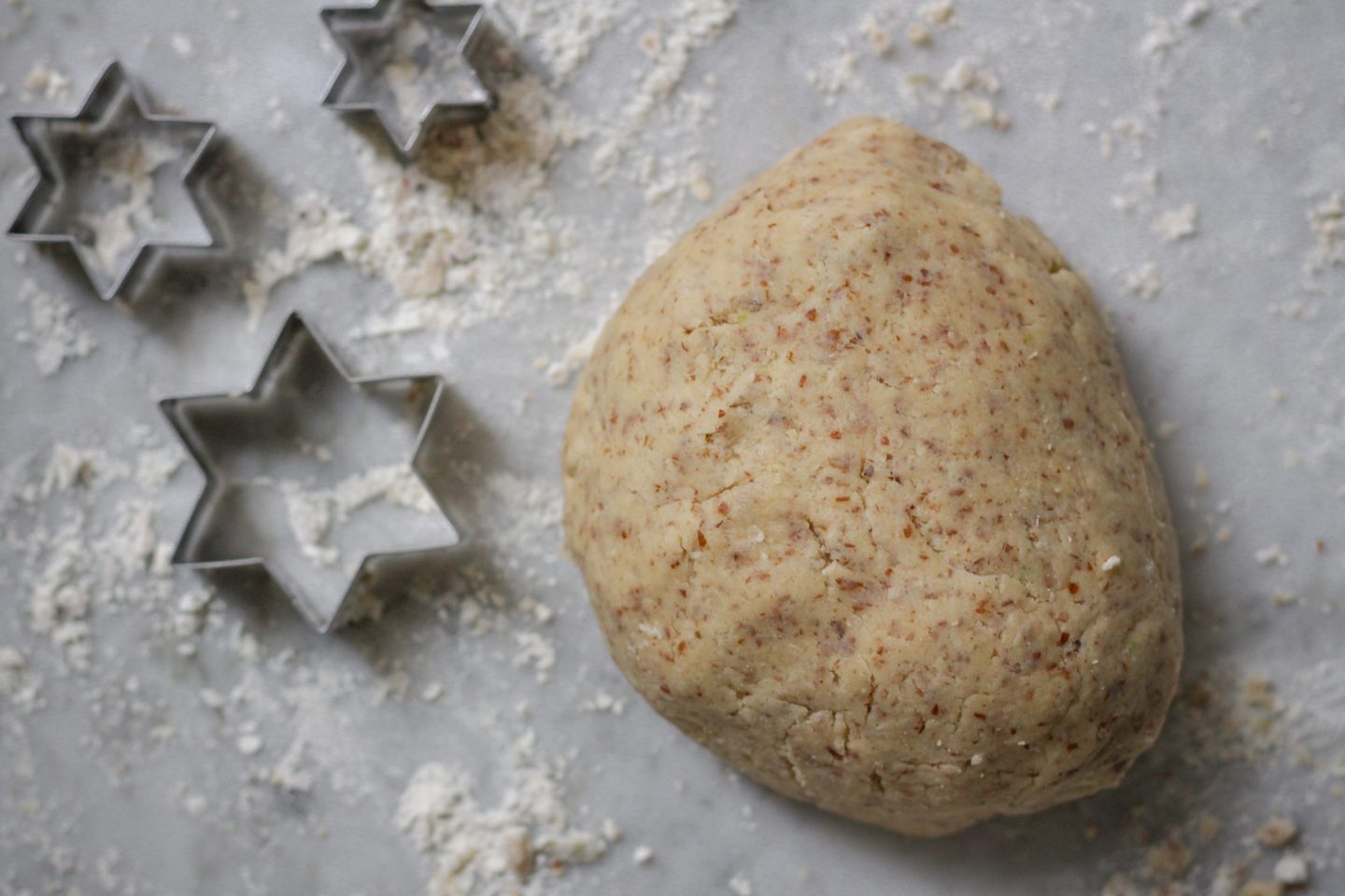 Vegane Plätzchen: Spitzbuben mit Aprikosen- und Cranberry-Füllung ...
