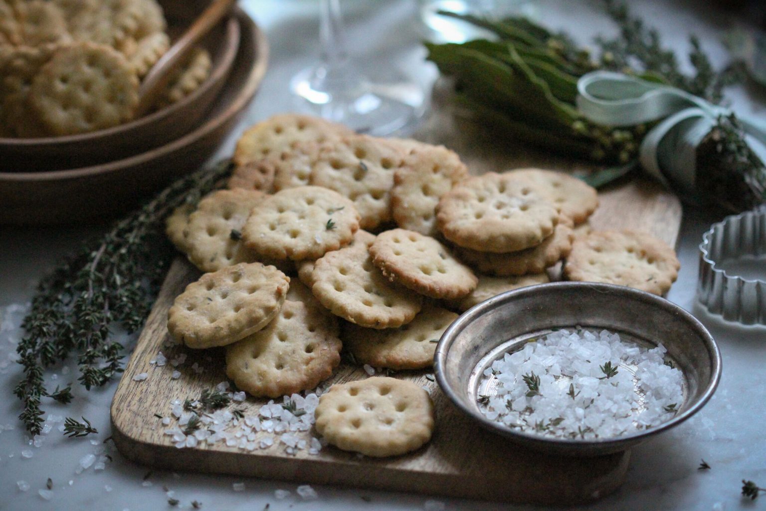 Knusprig-salzige Kräcker • veggies | vegan