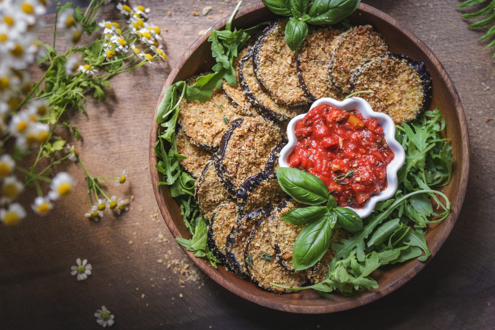 Gebackene Melanzani mit fruchtiger Tomatensoße • veggies | vegan