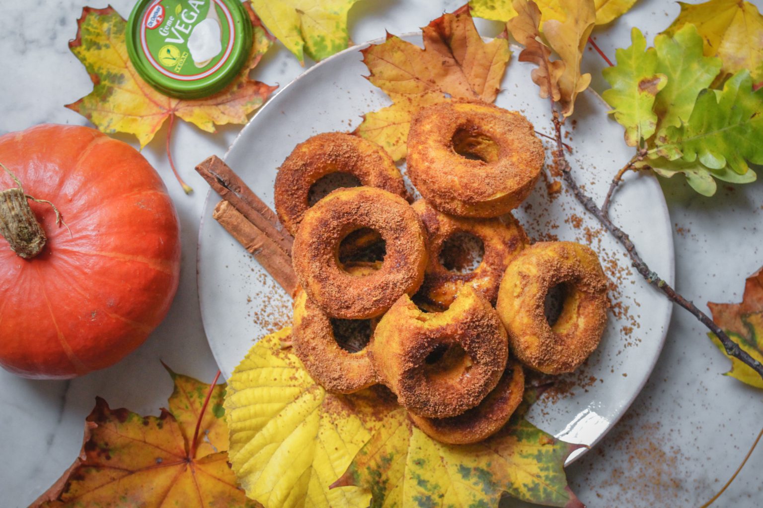 Awesome vegan Donuts - Two Ways • veggies | vegan